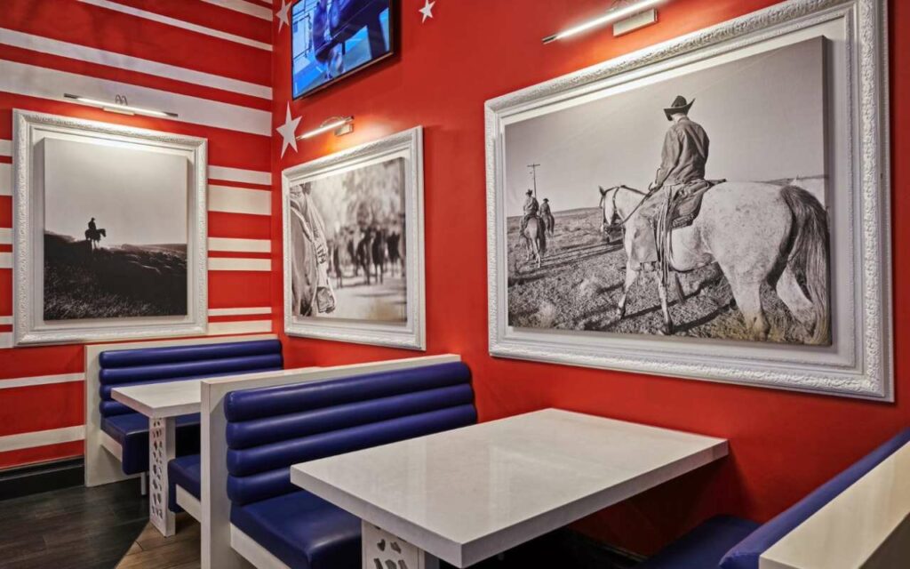 Moo Bar – Graceland Hotel Casino & Country Club